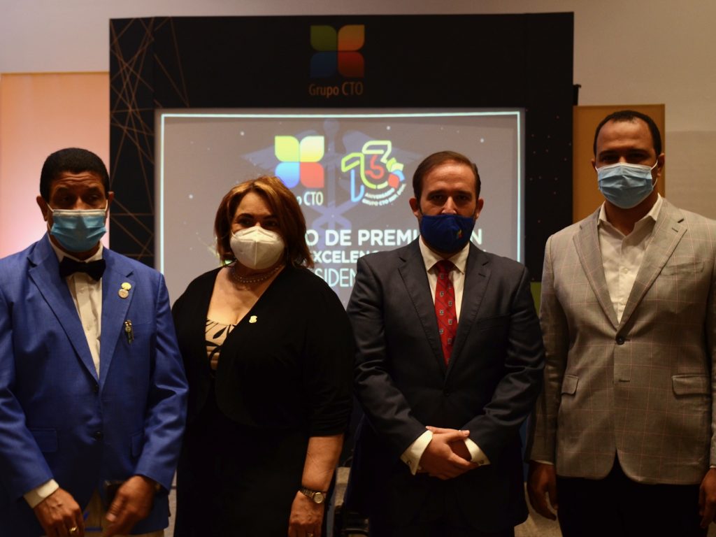 Grupo CTO realiza primer acto de premiación a la Excelencia Académica ...