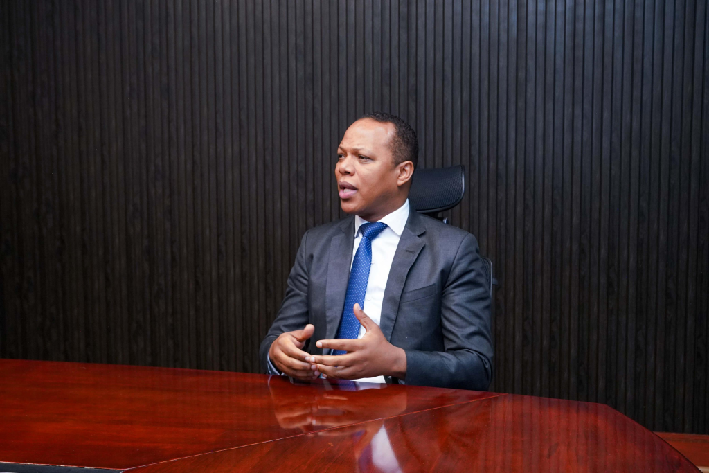 Juramenta a Milton Morrison como nuevo director del Intrant. - Ana ...